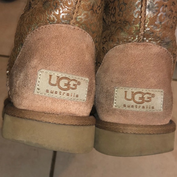 UGG | Shoes | Uggs Beige Logo Size 7 | Poshmark